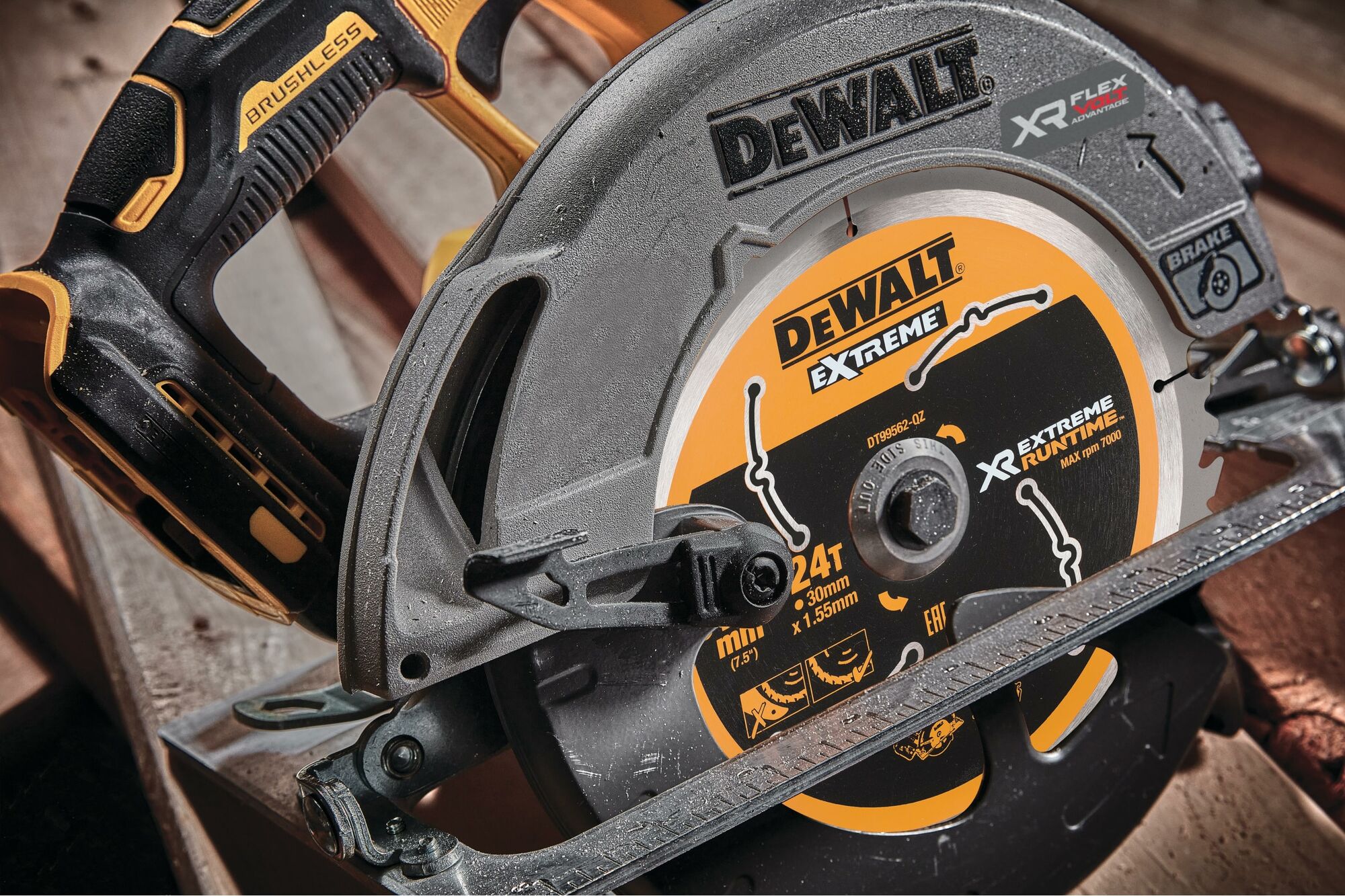 Dewalt 18 XR FLEXVOLT ADVANTAGE DCS573NT XJ